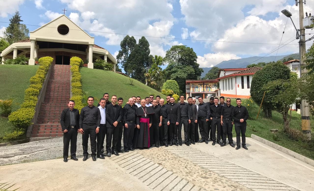 Monseñor César Alcides Balbín Tamayo, Obispo De Cartago, Colombia ...